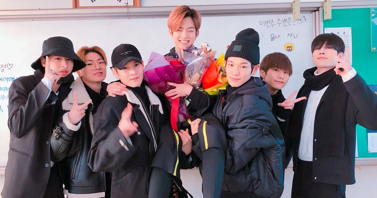 10+ Photos Of Idols Who Just Graduated High/Middle School This Week