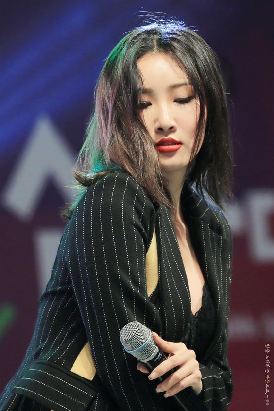 10+ Times MAMAMOO's Hwasa Served Powerful Visuals In Boss AF Suits ...