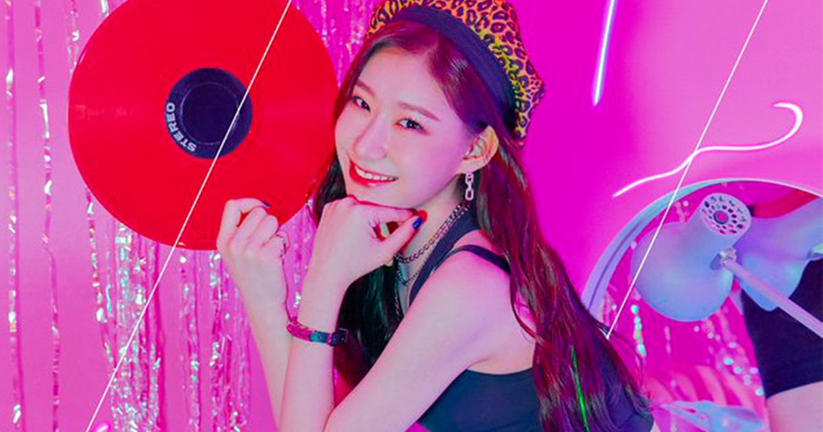 ITZY Drops Stunning Photos For Chaeryong's Debut Teaser
