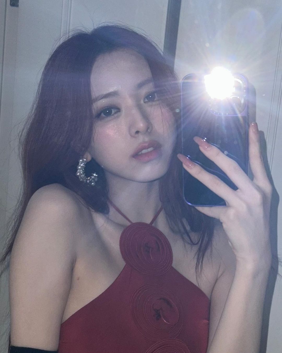 ITZY's Yuna Uploads Selfies Without Her Usual Contact Lenses, Fans Are ...