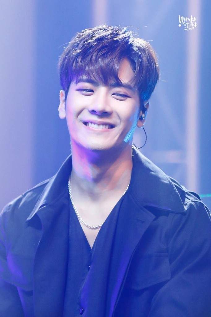 Here Are 5 Of The Funniest Moments In The History Of K-Pop Award Shows ...