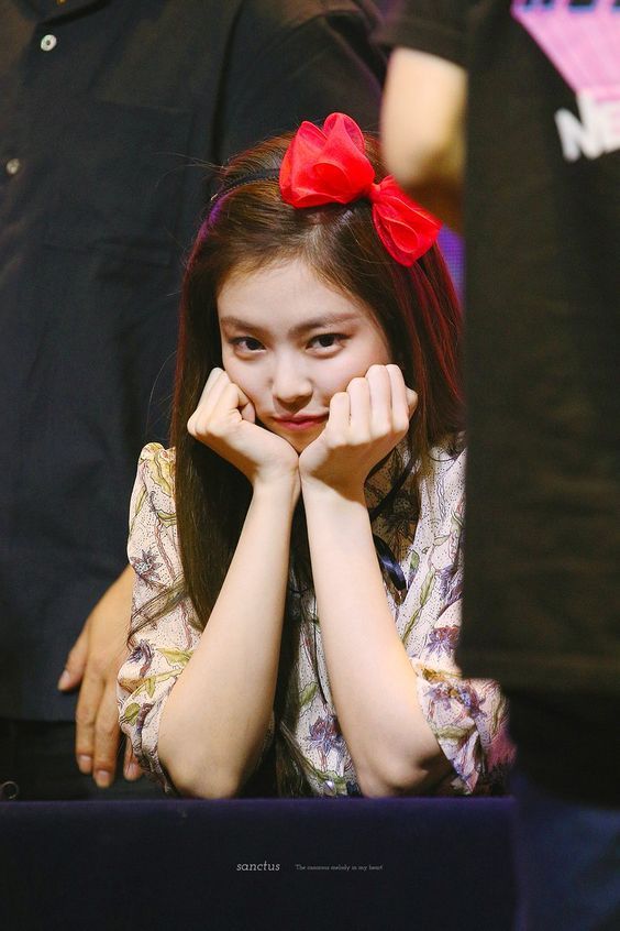 10+ BLACKPINK's Jennie Was A Trendsetting Queen In The Cutest Headbands ...