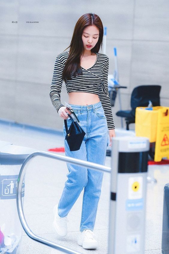 10+ Times BLACKPINK's Jennie Proved She's The Queen Of Proportions In A ...