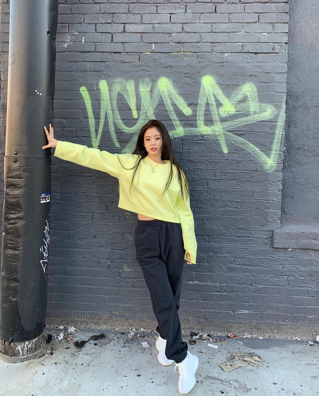 10+ Times BLACKPINK Taught Us How To Best Upgrade Outfits With Track ...