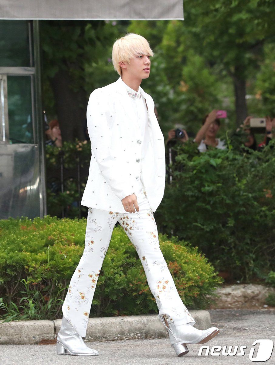 10 Reasons Why BTS's Jin Will Inherit BigHit Entertainment