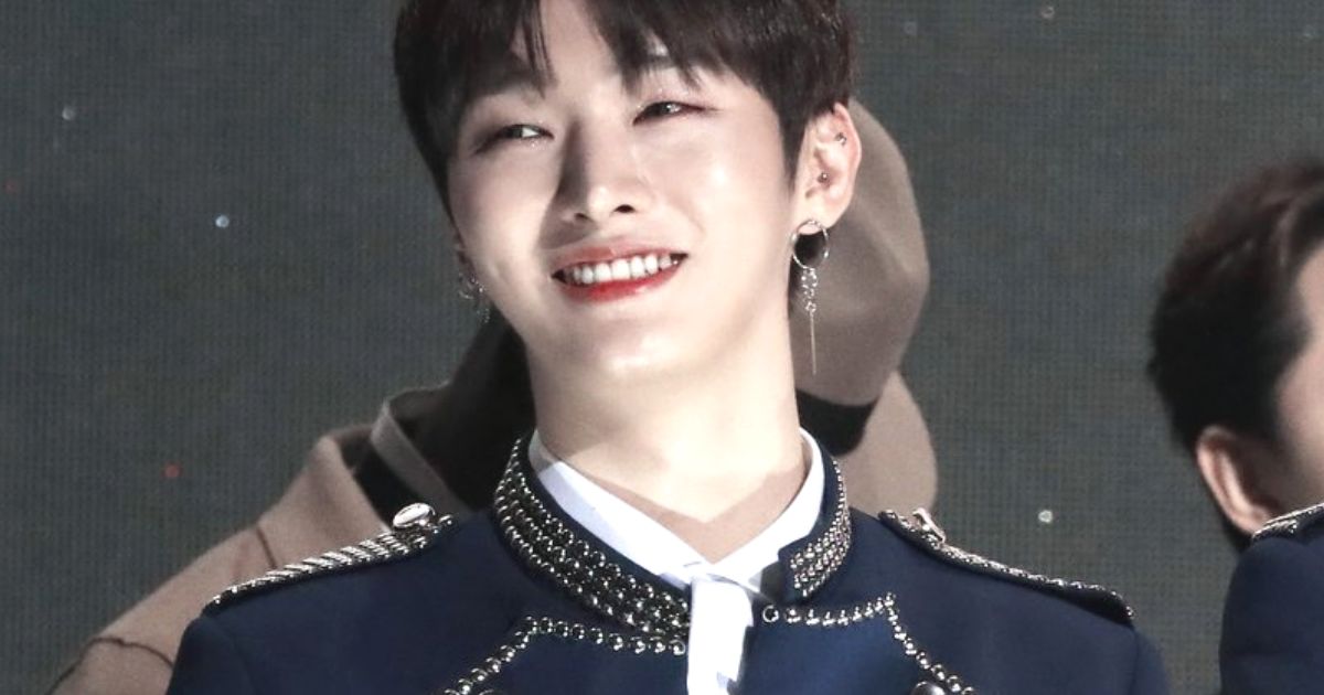 Wanna Ones Yoon Jisung Announces Plans To Enlist In The Army Next Year