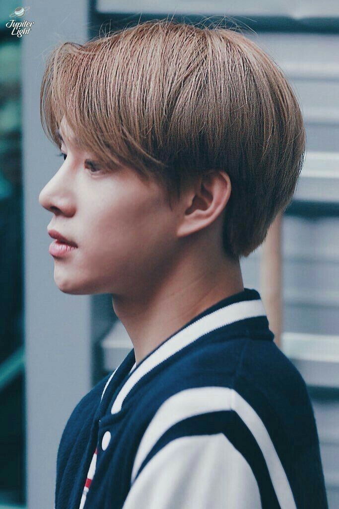 These 30+ Photos Of NCT 127 Jungwoo's Side Profile Will Convince You Of ...