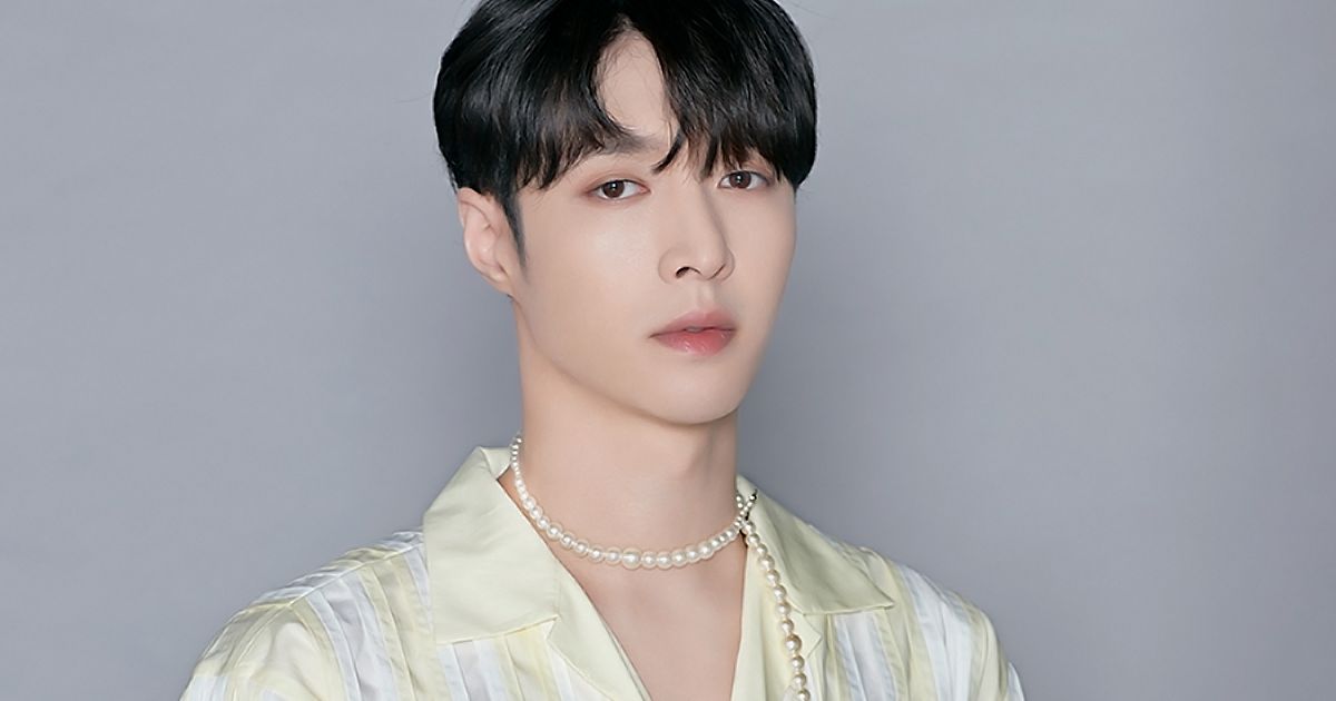 EXO's Lay Creates An Exclusive 100-Page Issue With tmrw Magazine ...