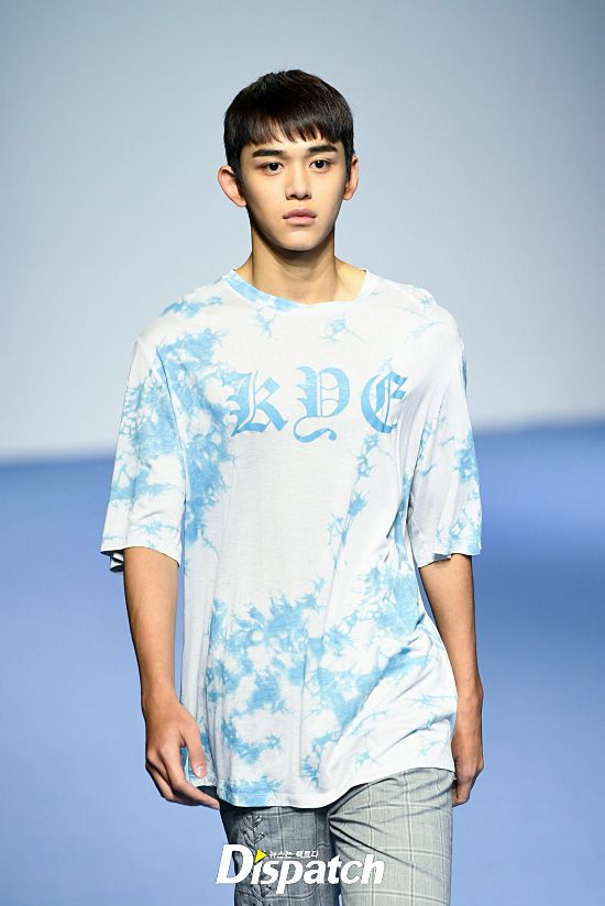NCT's Lucas Wows Fans On Runway During Seoul Fashion Week - Koreaboo