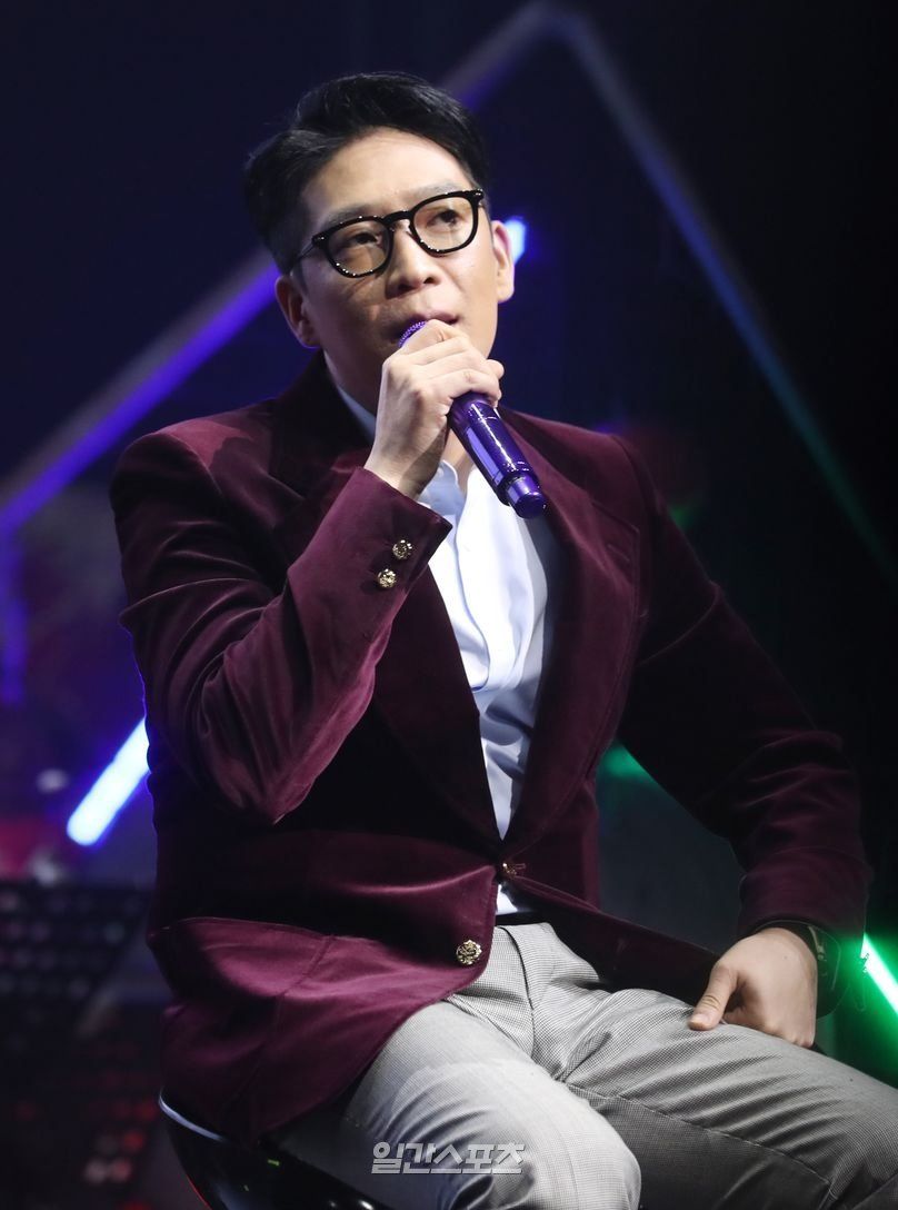 MC Mong Tops Multiple Music Charts At #1 After Making His First Public ...