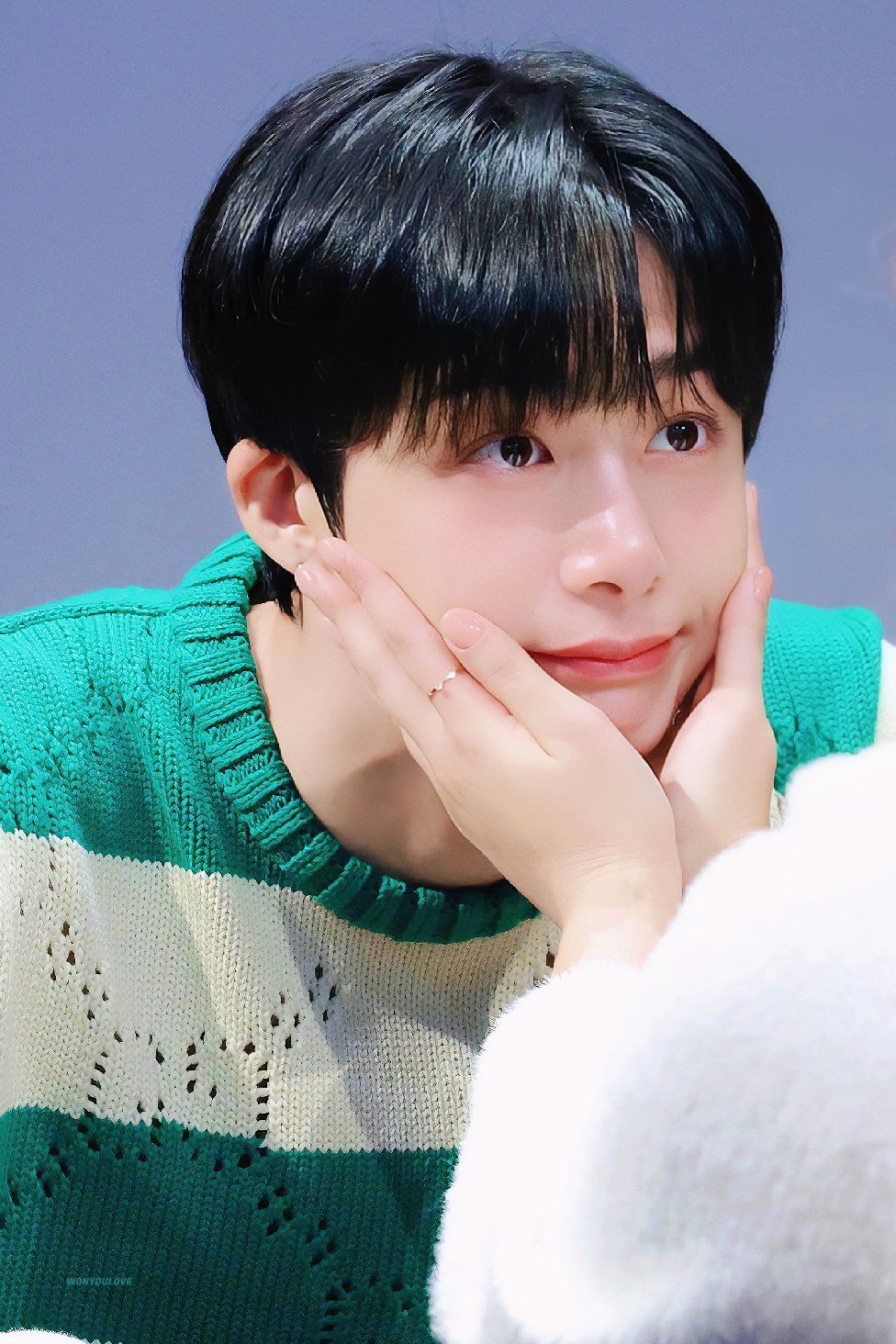 MONSTA X's Shownu Shaves Hyungwon's Head For His Enlistment - Koreaboo