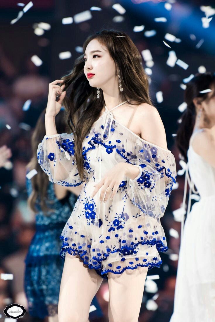 10+ Times TWICE's Nayeon Served Stunning Visuals In Blue - Koreaboo