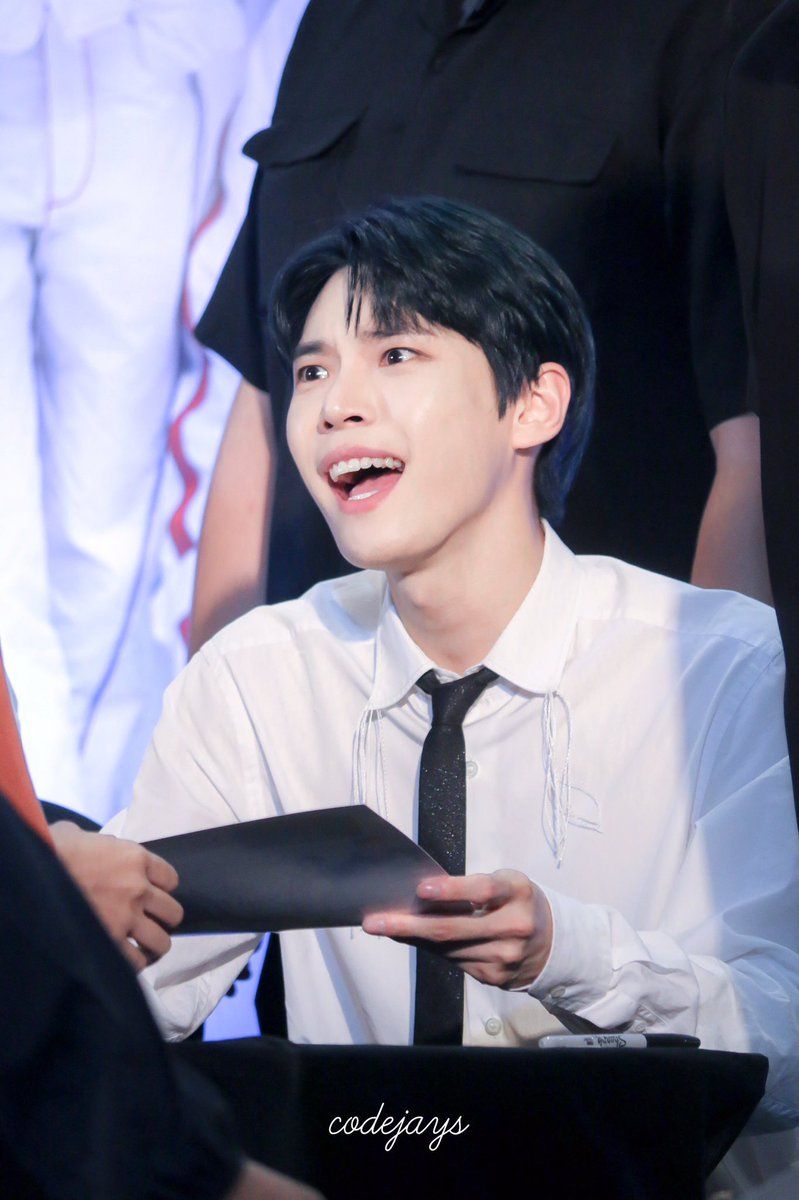 NCT's Doyoung Was Shook When A Fan Wore A Wedding Dress To Their Fansign - Koreaboo