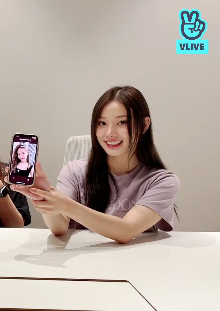 TWICE's Nayeon Follows IU's Example And Sends ITZY And NMIXX Heartfelt Gifts - Koreaboo