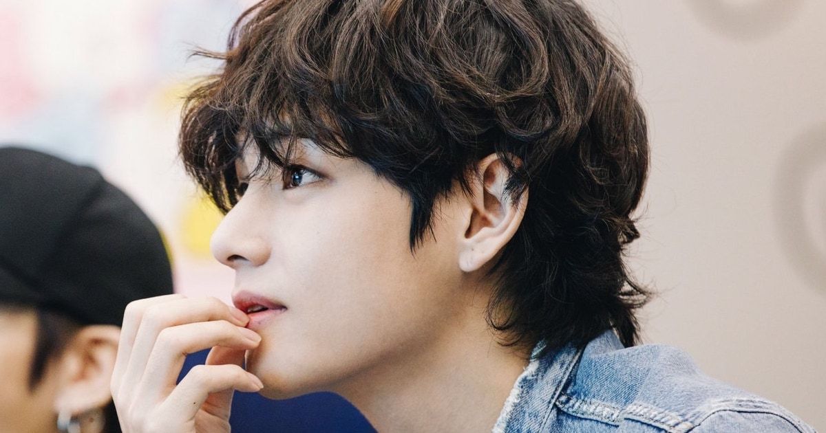 BTS "Stay Gold" Broadcast Launches V Into Greater Superstardom—And ...