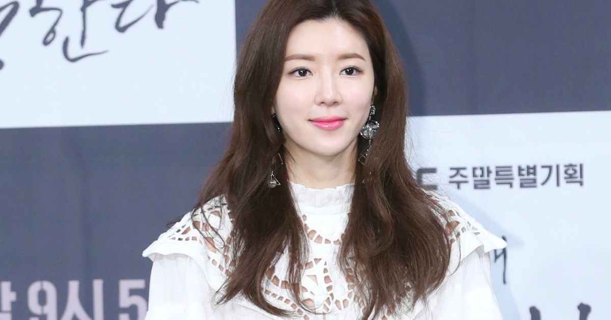 Park Han Byul Cleared Out Her Entire Life In Seoul And Moved Out After ...