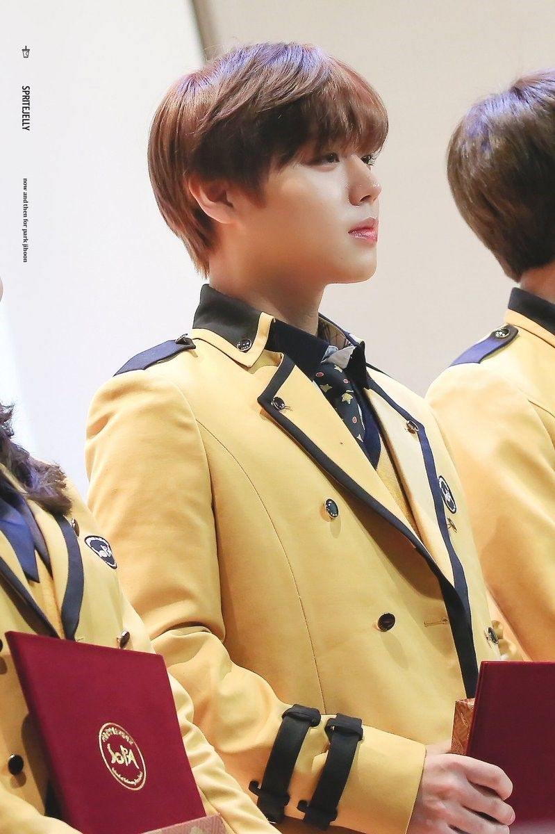 Wanna One Park Jihoon Graduated, Here Are HD Photos of His Graduation