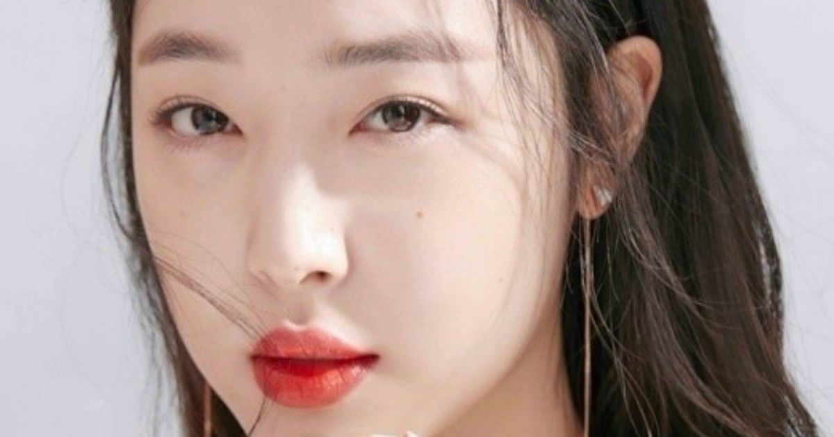 Family And Friends Say Their Last Goodbyes To Sulli During Private Funeral - Koreaboo