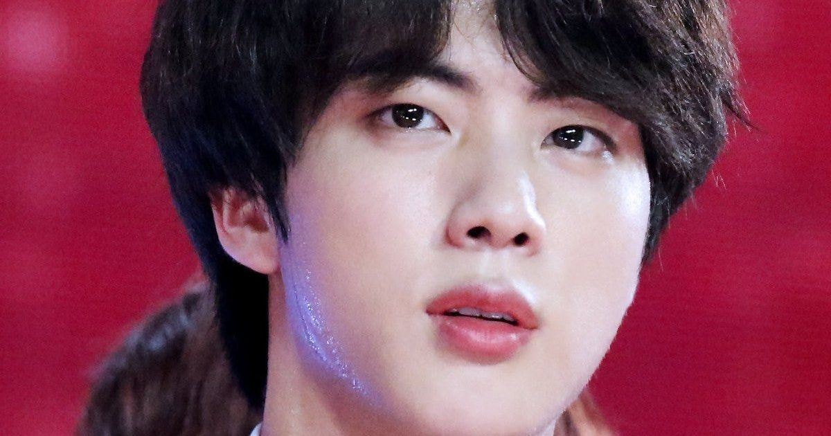 BTS Jin’s Fansite Masters Reveal There’s No Need To Edit His Photos ...