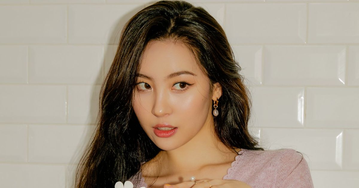 Sunmi Releases Title Poster For Upcoming Mini Album “1/6” - Koreaboo
