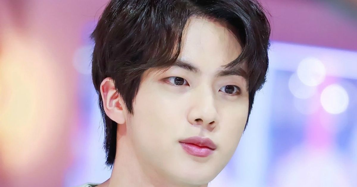 A Fan Recalls A Special Moment With BTS’s Jin That Gives Them Strength ...