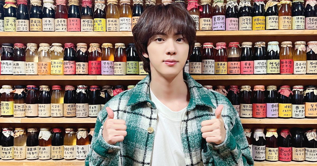 Fans Applaud BTS Jin’s Genuine Attitude Towards Traditional Korean ...
