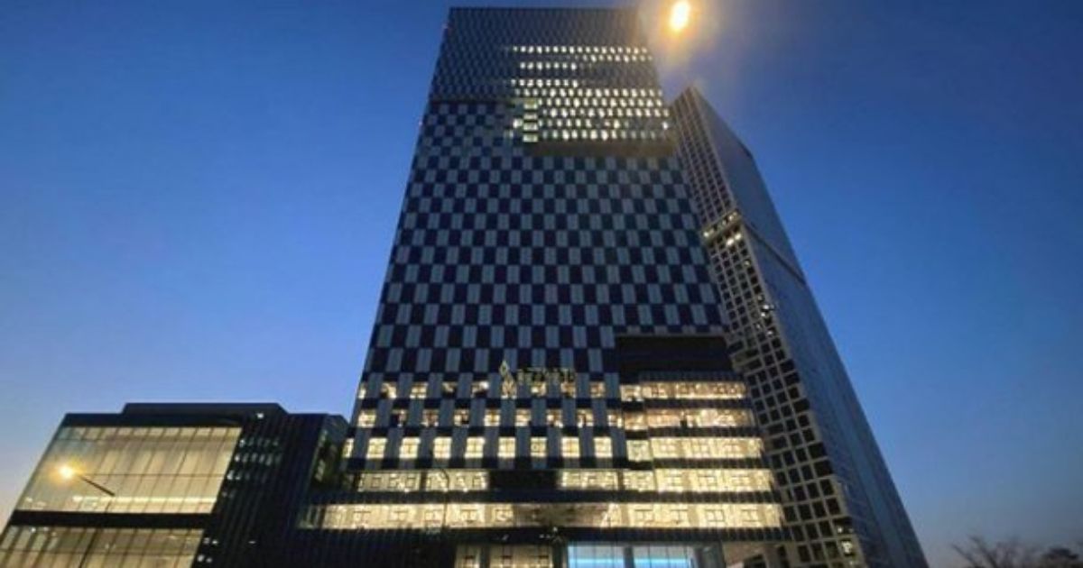 SM Entertainment’s Company Building Shakes And Causes Concern To ...