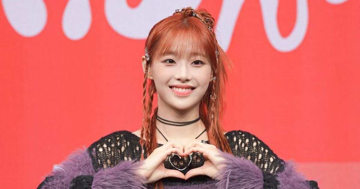Chuu Makes Emotional Solo Debut With The Support Of LOONA Members ...