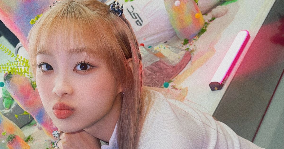 Chuu Shows A Different Image In “Howl” Music Video Teaser - Koreaboo