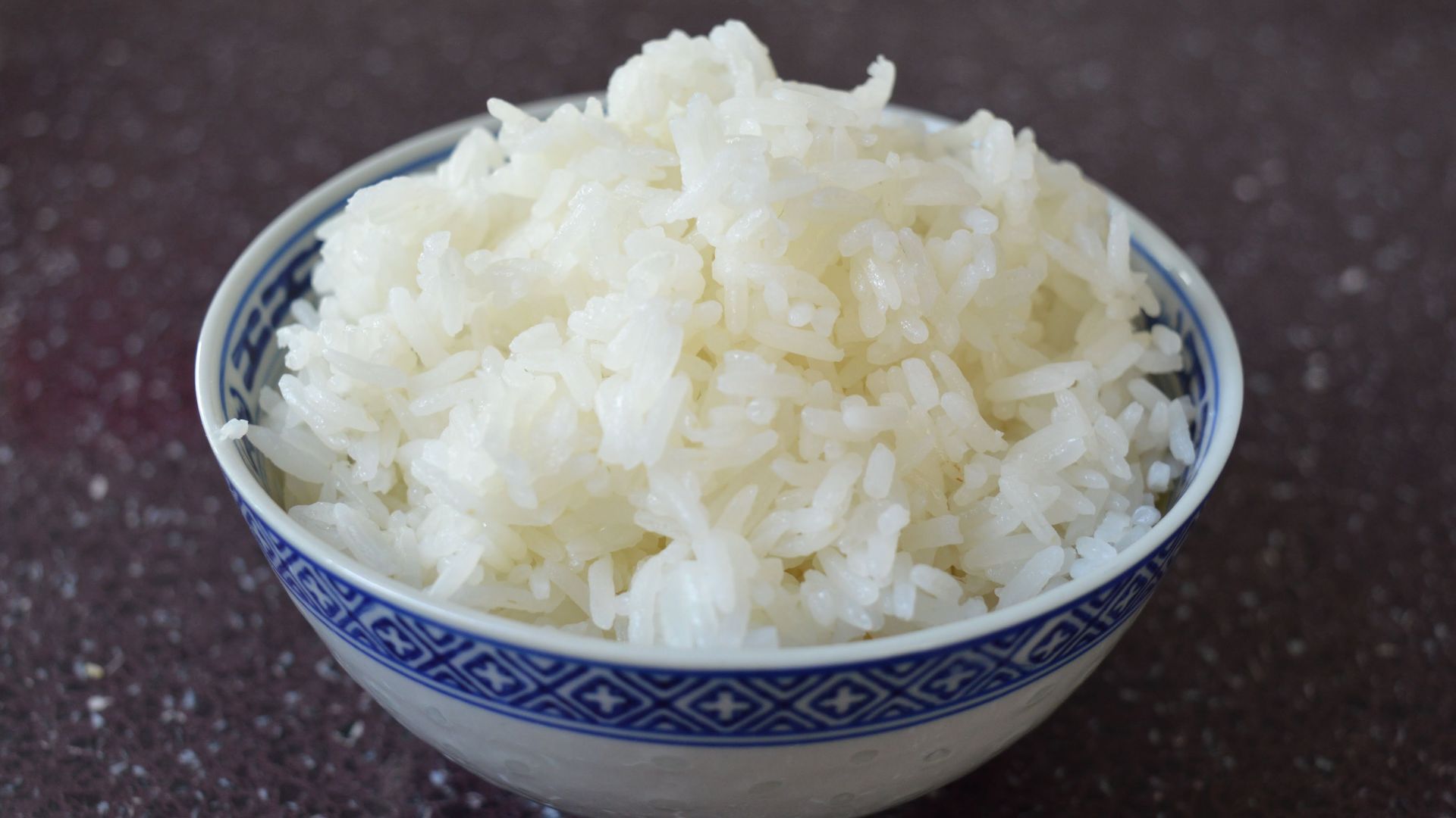 The Secret Finger Trick To Get The Perfect Rice