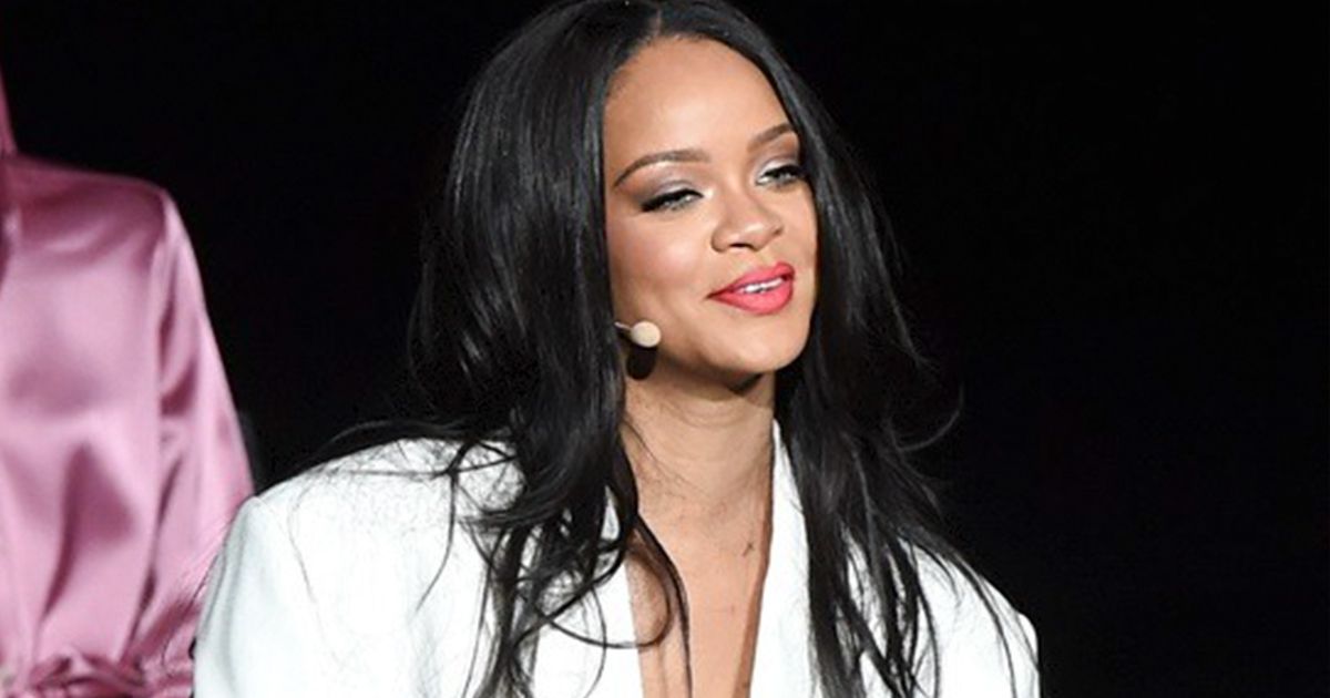 Rihanna Personally Apologizes For Being 2.5 Hours Late To Her FENTY ...