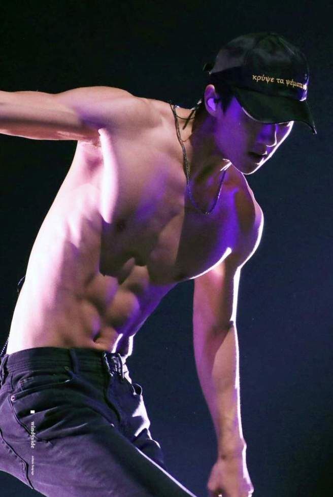 These 21 Photos Of EXO Sehun's Unreal Proportions Will Have You ...