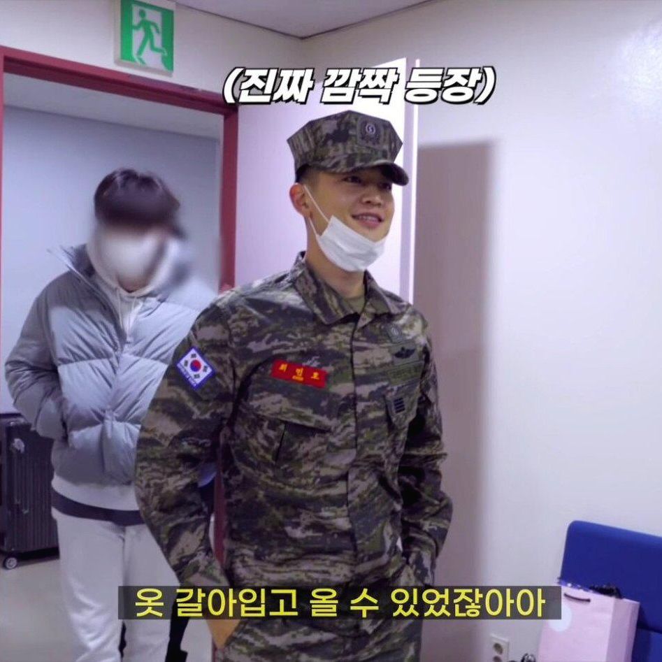 Here’s How SHINee’s Minho Greets The Members After Being Discharged ...