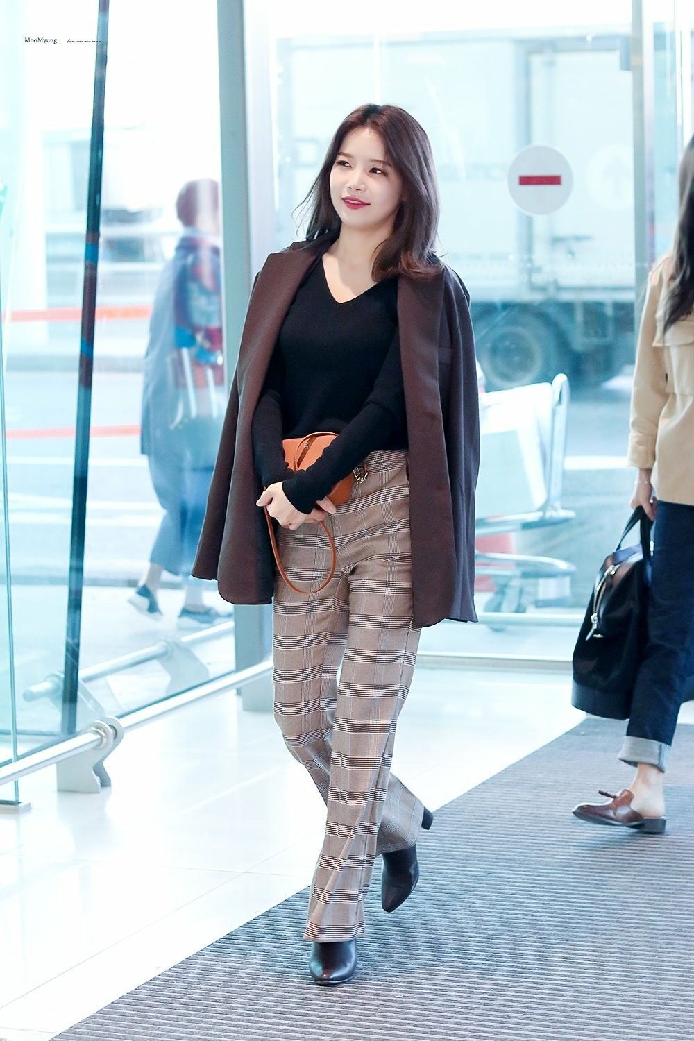 10+ Times MAMAMOO's Solar Slayed In Her Casual Fashion - Koreaboo