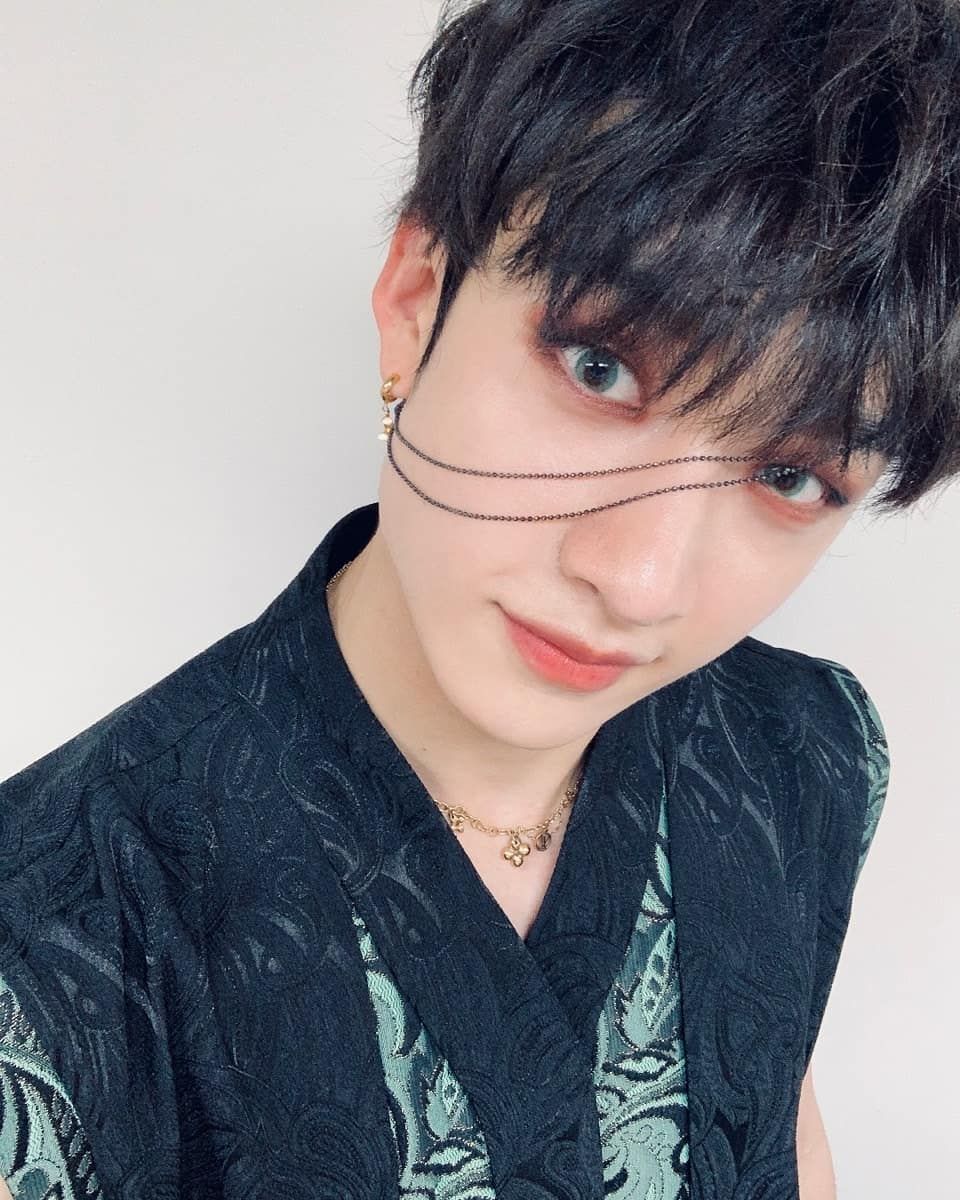 7 Badass Face Chain Styles Stray Kids Bang Chan Rocked - Koreaboo