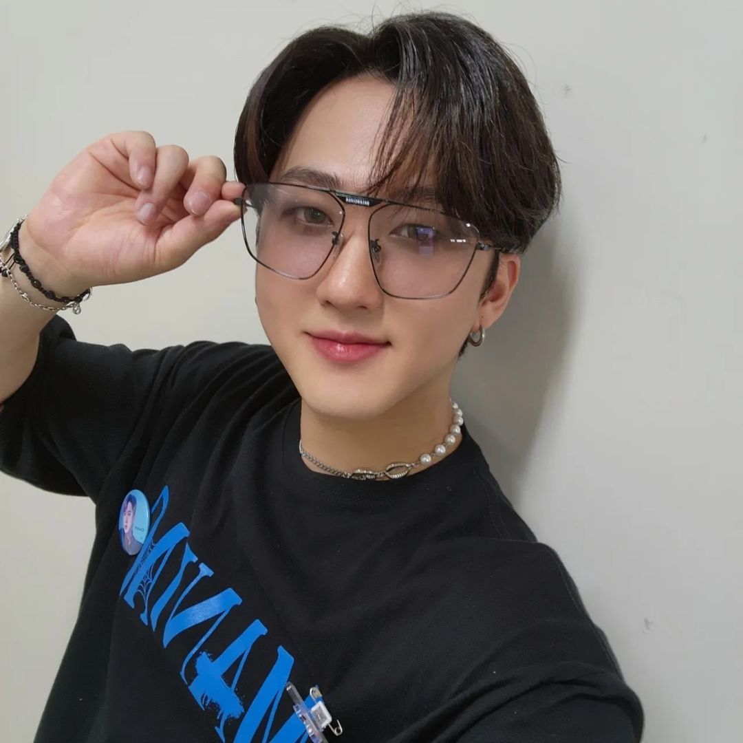 Stray Kids’ Bang Chan Has STAYs Simping Over His Back Muscles After ...