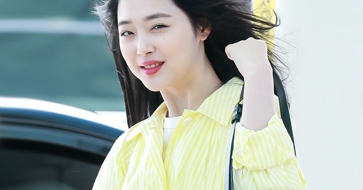 Sulli Captures Everyone's Attention With Her Most Innocent Fashion ...
