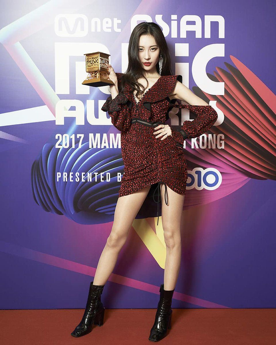 10+ Times Sunmi Was A Powerful Queen In Red Outfits - Koreaboo