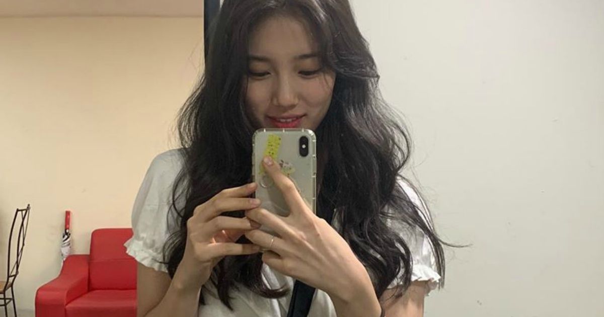 We'll Never Get Over Suzy's Reaction To This Older Fan's Abrupt Pic ...