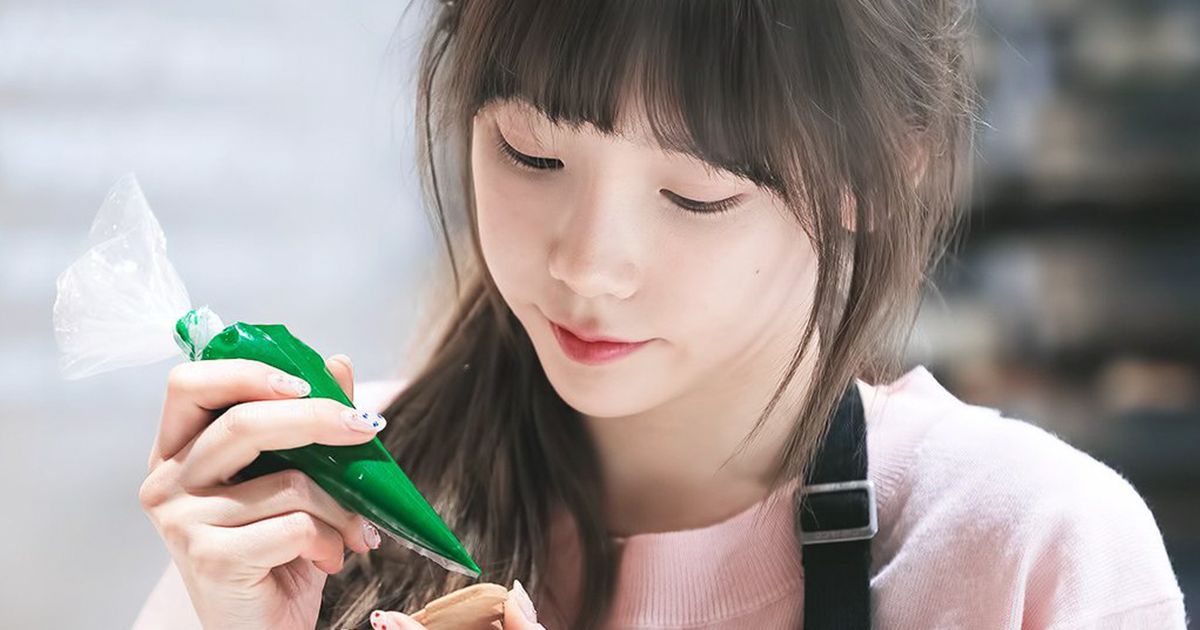 Koreans Vote On Which Pretty Noona Would Buy Them Food