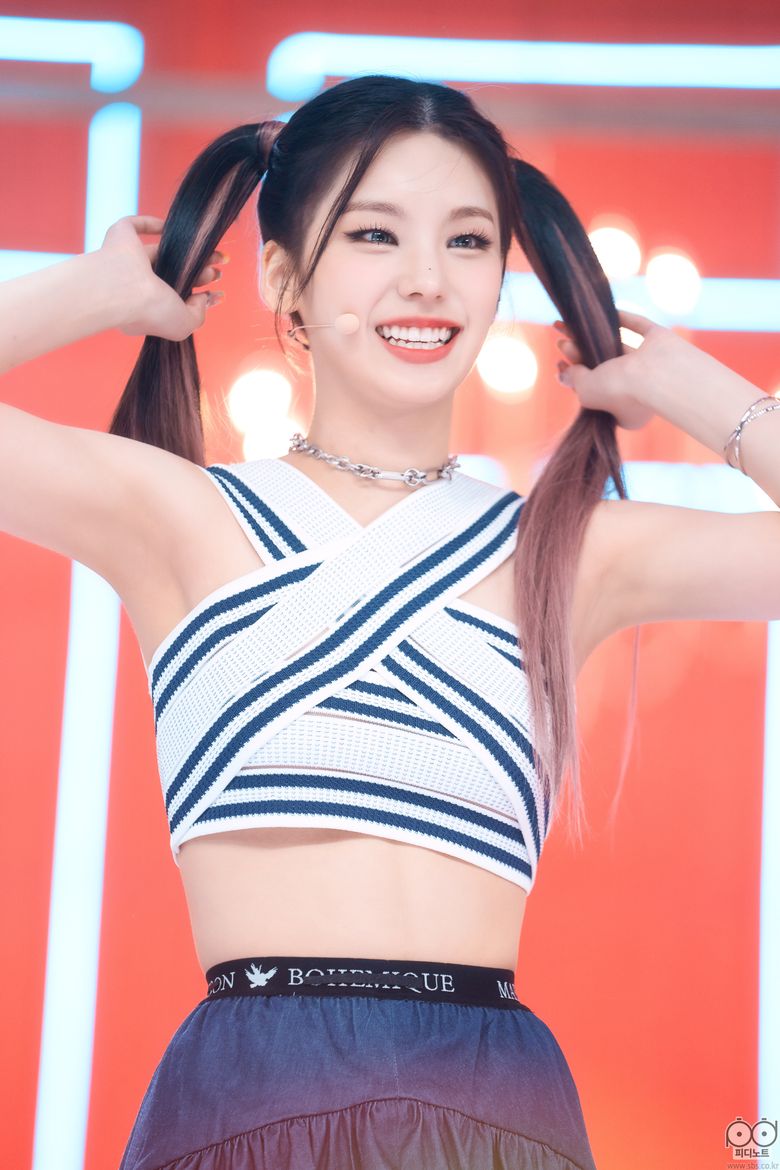 ITZY's Members Look Like Royalty In These 25 Gorgeous HD Pictures From ...