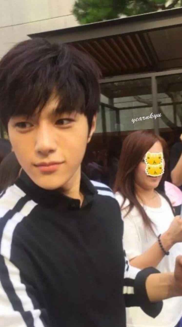 EXTREME Close-Up Photos Of INFINITE's L Go VIRAL In Korea - Koreaboo