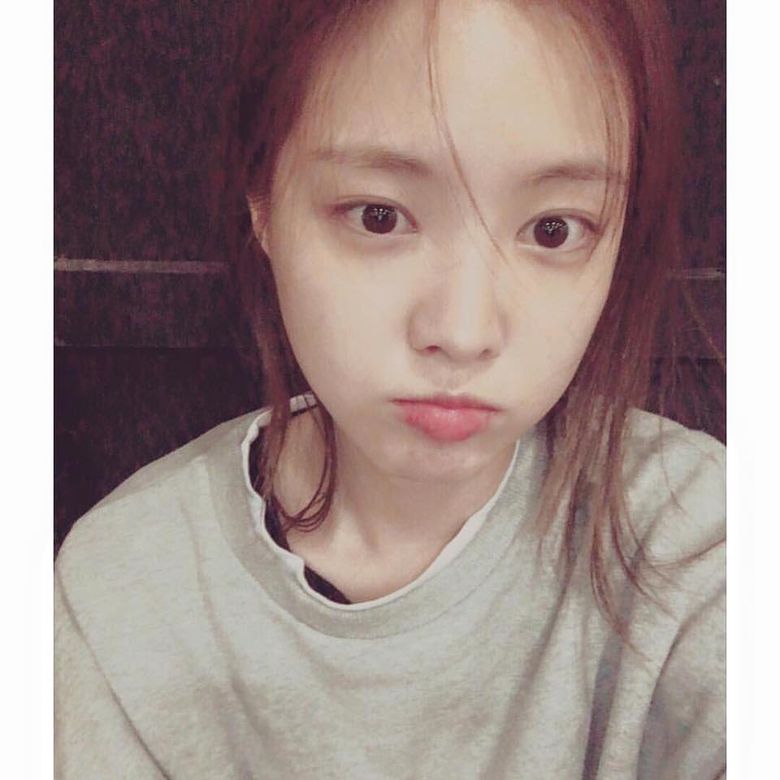 Apink Naeun shares bare face selfie on her instagram - Koreaboo