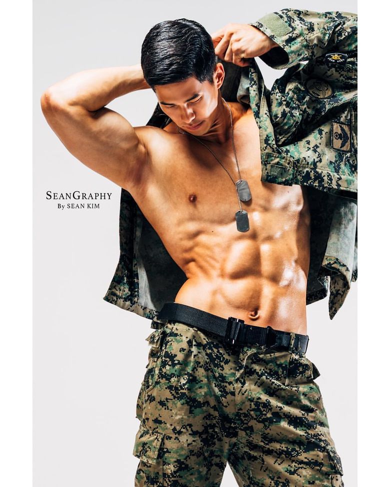 12 Photos Of Gorgeous Korean Men Guaranteed To Make You Thirsty - Koreaboo