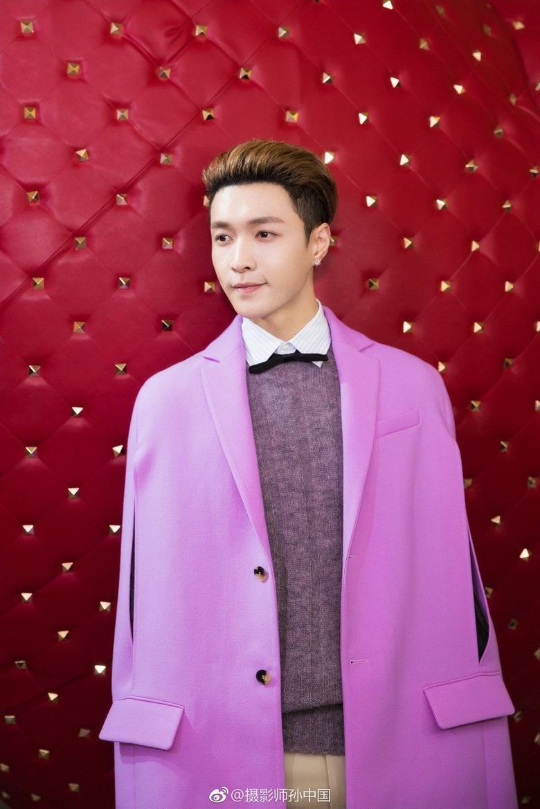 Lay Looked Like A Romantic Prince Ready To Sweep You Off Your Feet At ...