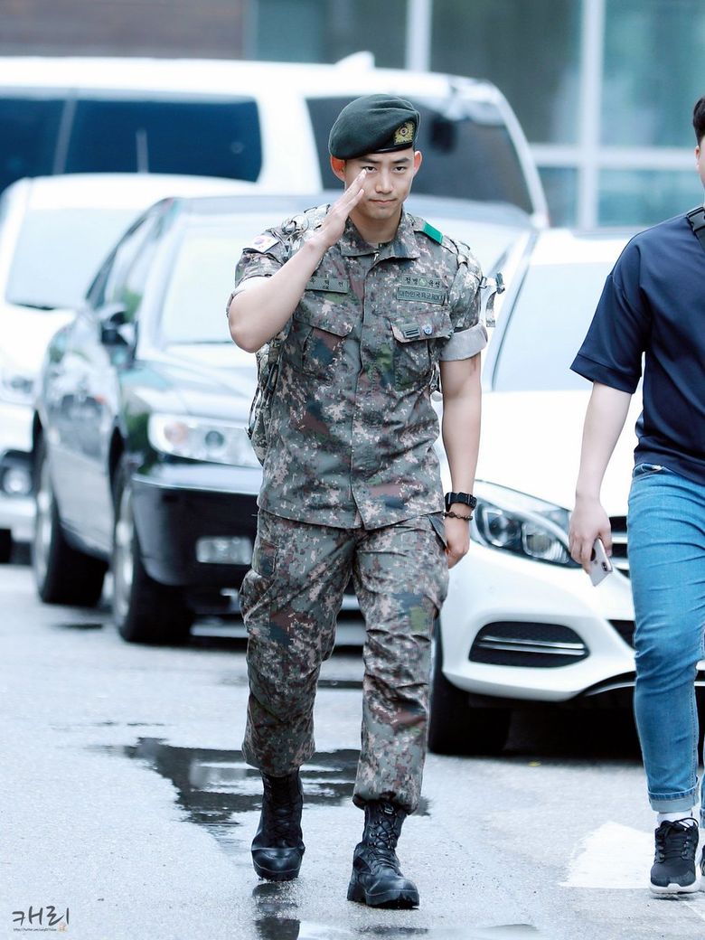 Recent Photos Of 2PM Taecyeon In Army Show His Drastic Body Transformation