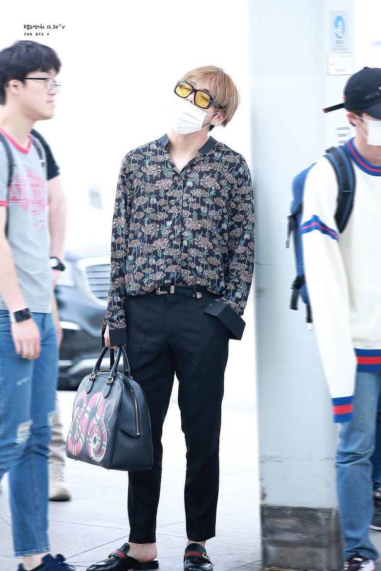 10 Times BTS's V Turned The Airport Into A Runway With His Chic Fashion ...
