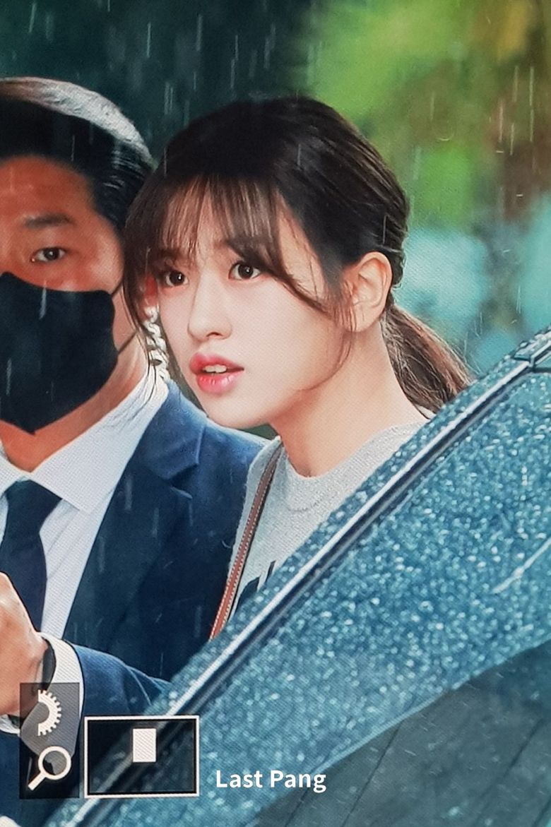 IVE's Ahn Yujin Looked Like A K-Drama Main Character In New Viral Photos—And It's Not The First ...