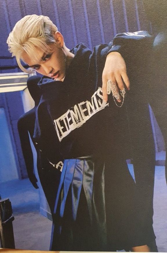 10+ Sexiest Outfits Stray Kids' Felix Wore That Live in Our Minds Rent ...