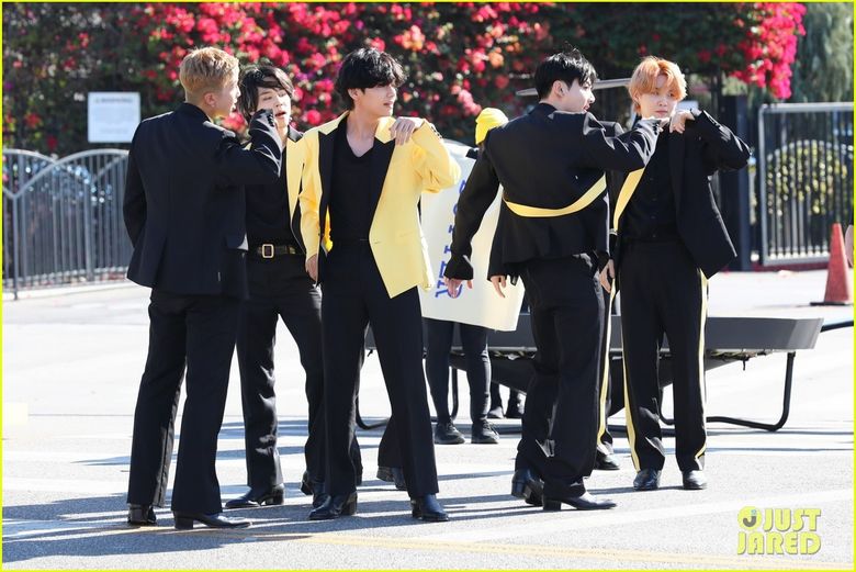 Here Are 20+ HD Photos Of BTS During James Corden's "Crosswalk Concert ...